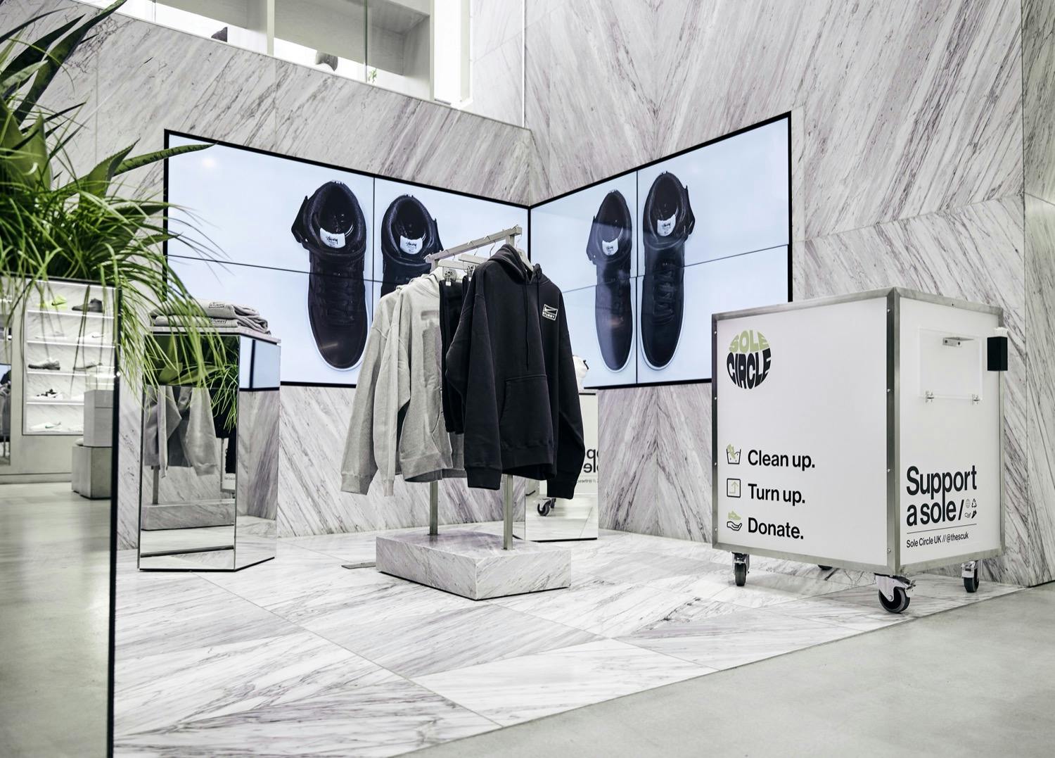 SOLE CIRCLE UK AT END. GLASGOW | END. (US)