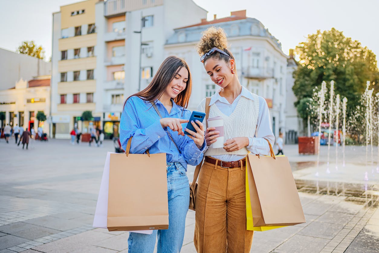 The Complete Guide to SMS Marketing for Retailers in 2025 | Endear Blog