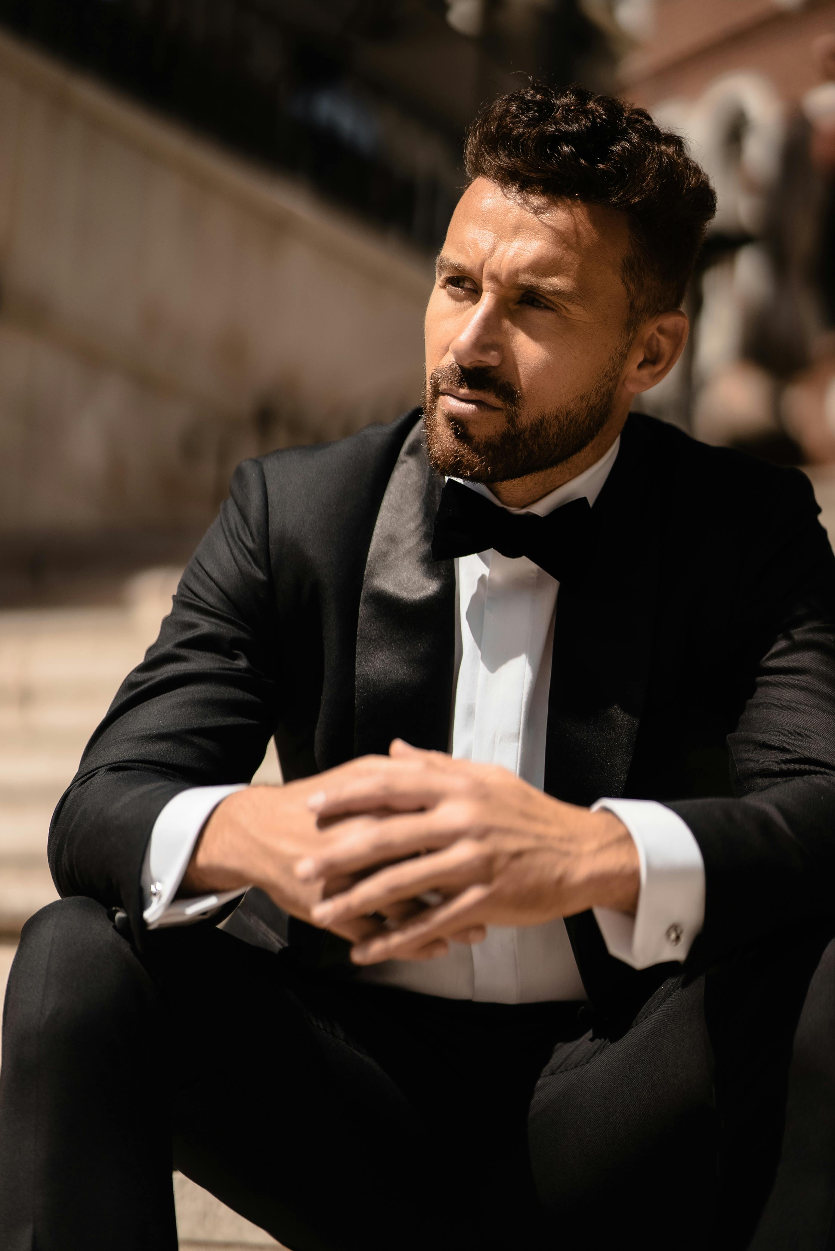 Enzo Custom | Timeless Elegance: Choosing the Perfect Tuxedo for Soirees