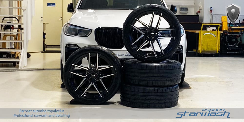 BMW X5 21 tuumaiset Hankook renkaat ja Nitro vanteet | Espoon Starwash Oy