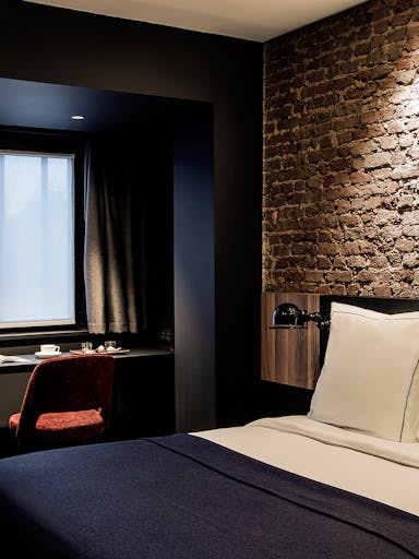 Book a room at the 4-star Hotel Louvre Lens - Official Site