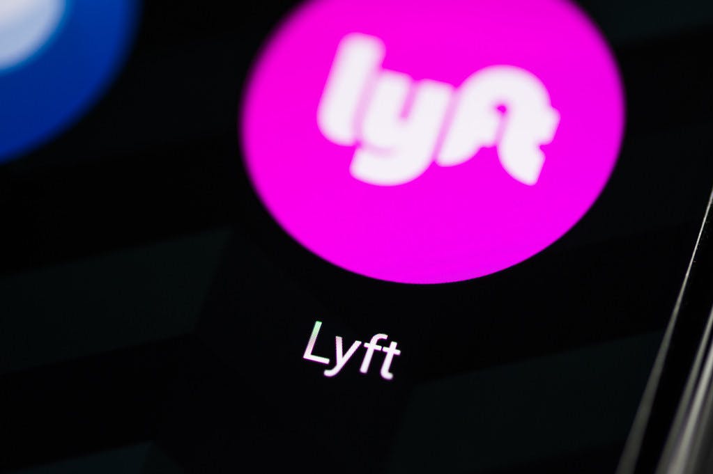 Lyft und Uber zur Nachzahlung von 328 Millionen Dollar verpflichtet | Eulerpool