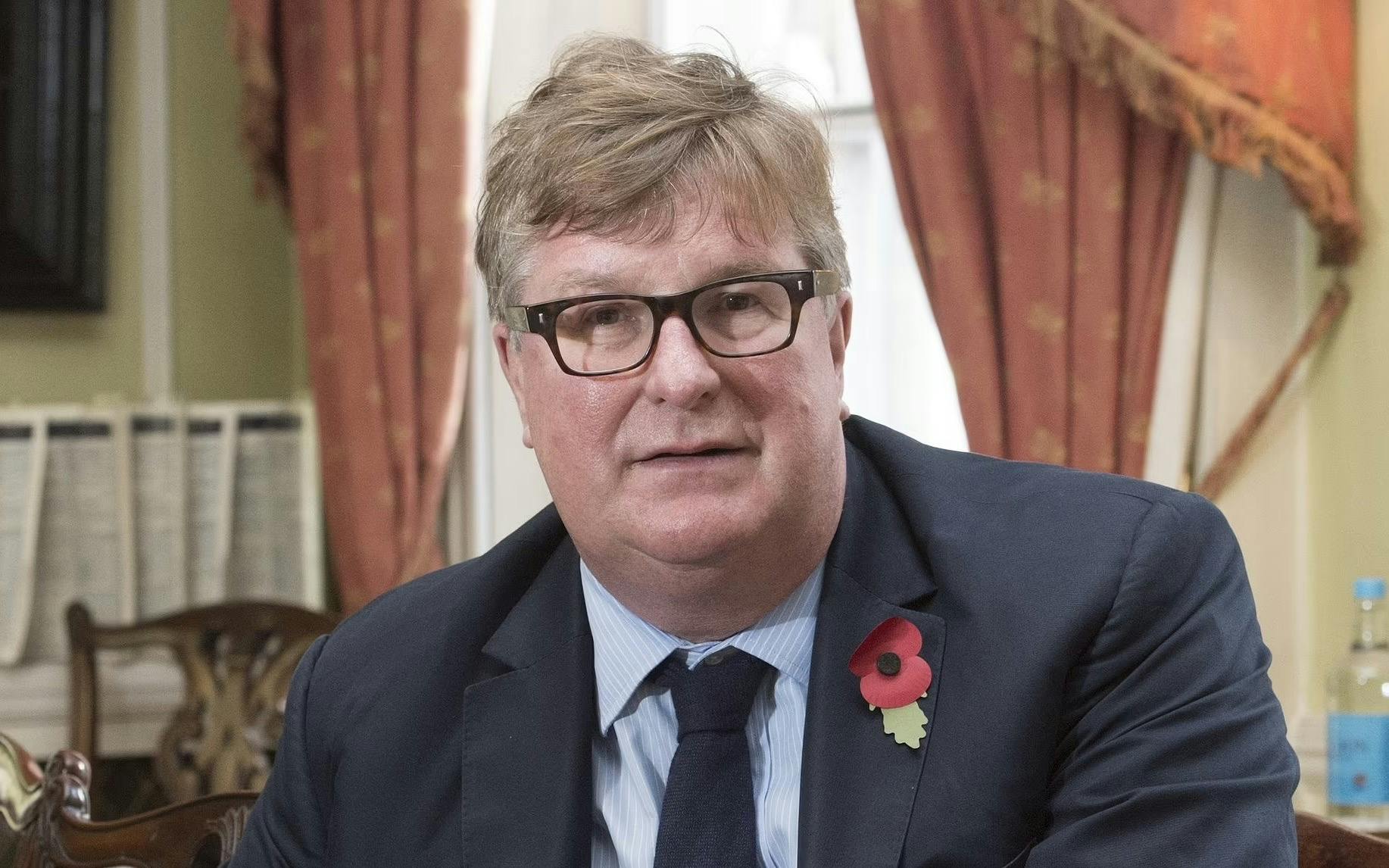 Crispin Odey verlässt eigene Firma | Eulerpool Research Systems Crispin Odey verlässt eigene Firma | Eulerpool Research Systems