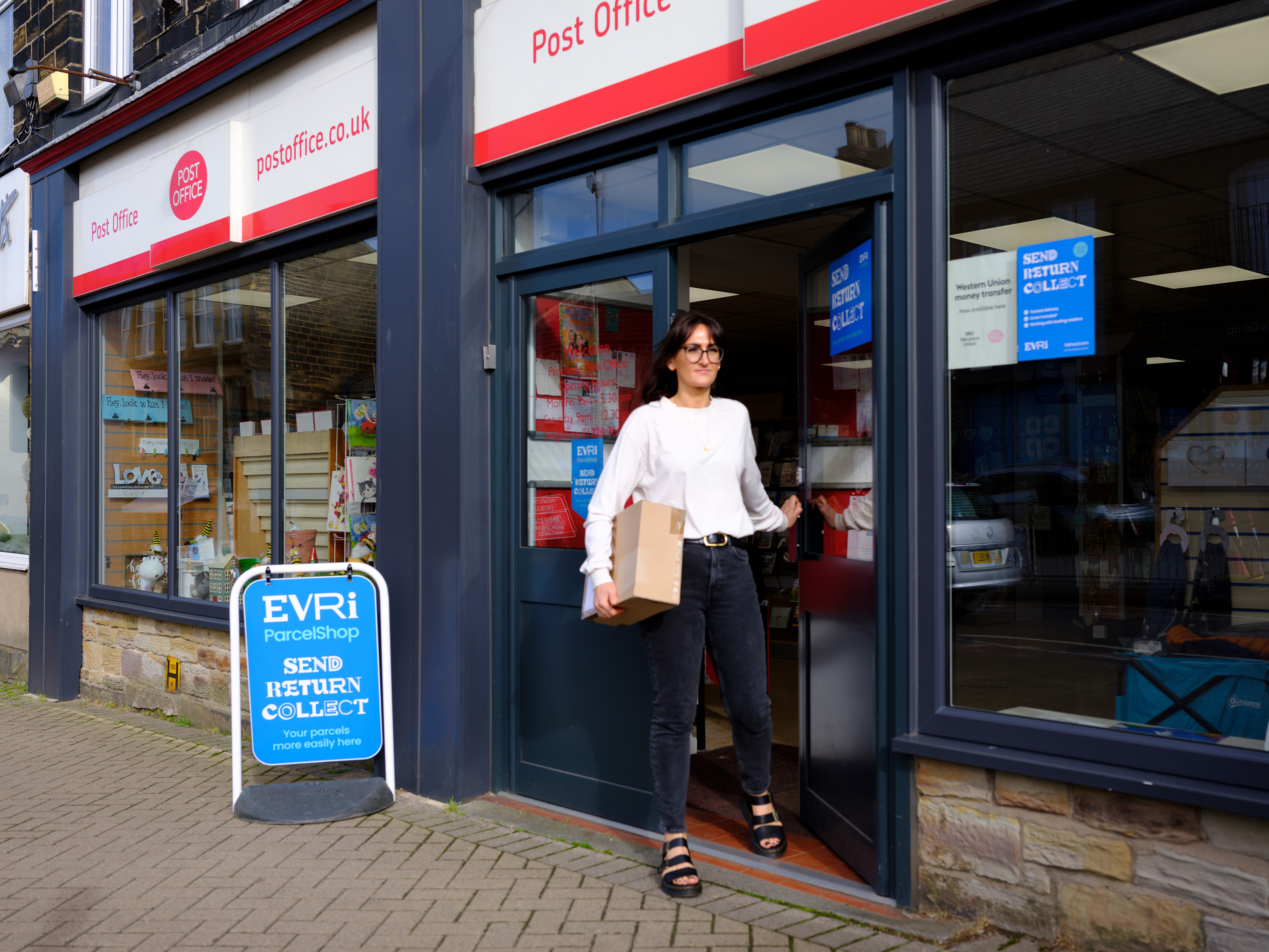 Courier Service Leeds | Delivery Service Leeds | Evri