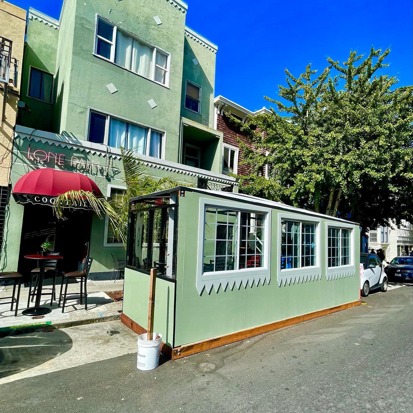 Lone Palm Bar | Exceptional ALIEN