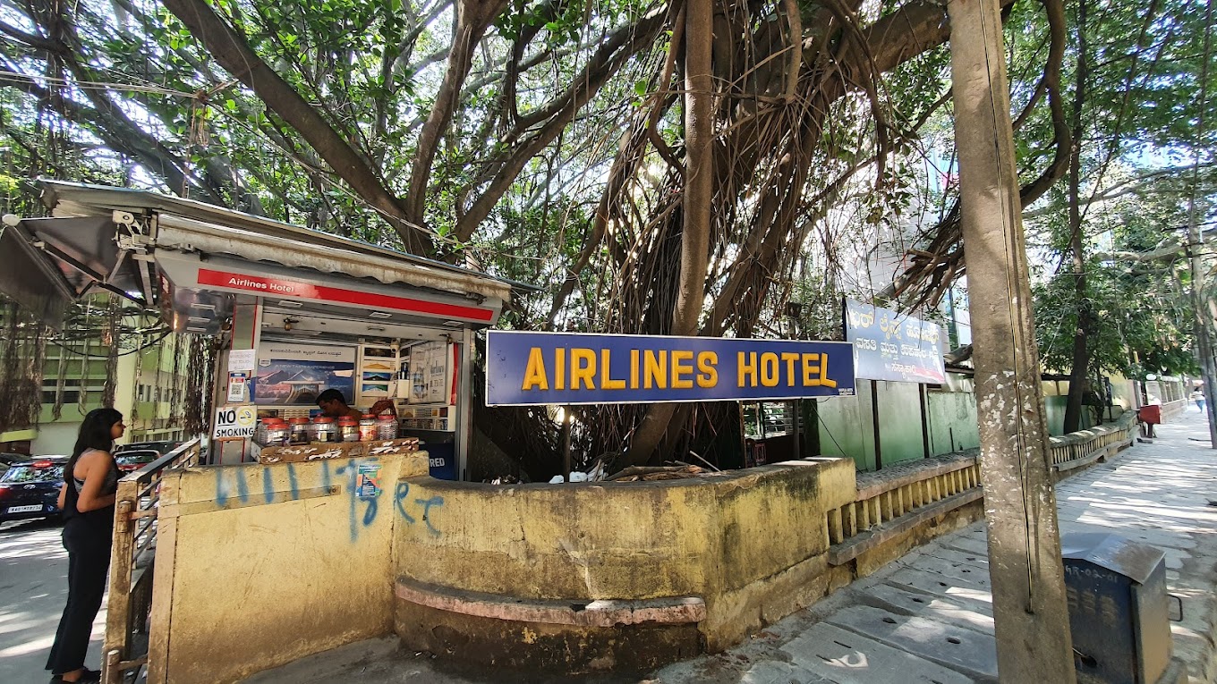 Airlines Hotel | Exceptional ALIEN