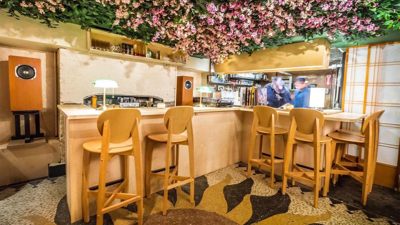 Tokyo Record Bar | Exceptional ALIEN