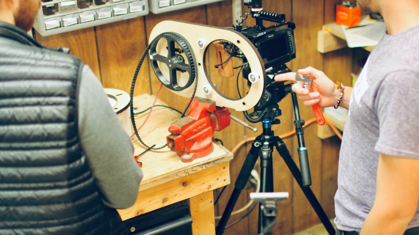 Project Sharing: Stimulating Creativity in Fablabs and Makerspaces