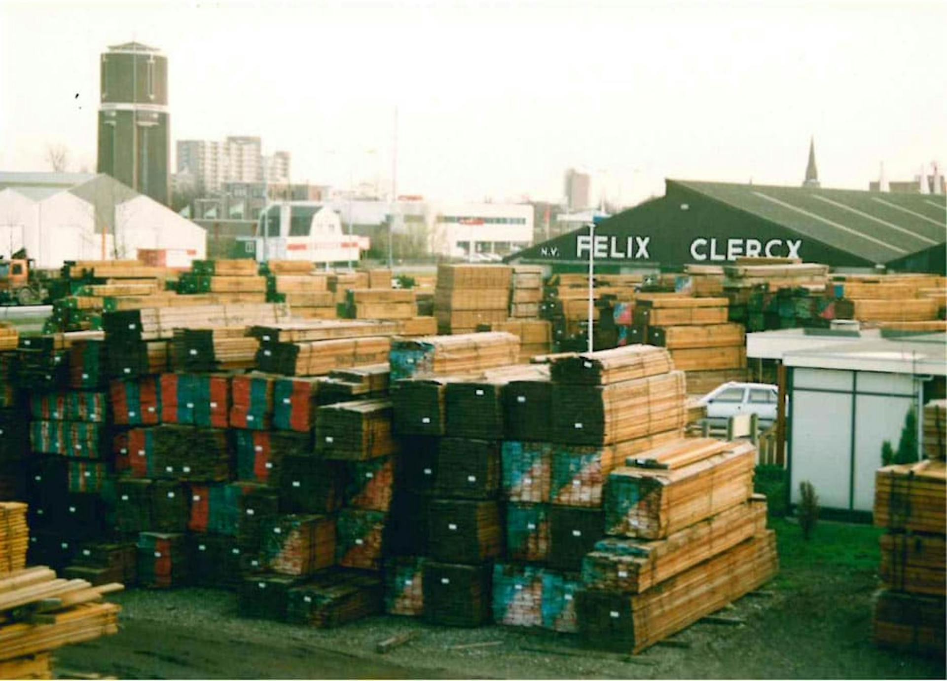 FELIX : Reliable & Sustainable | Fiberdeck® - FelixWood® - Cobra®