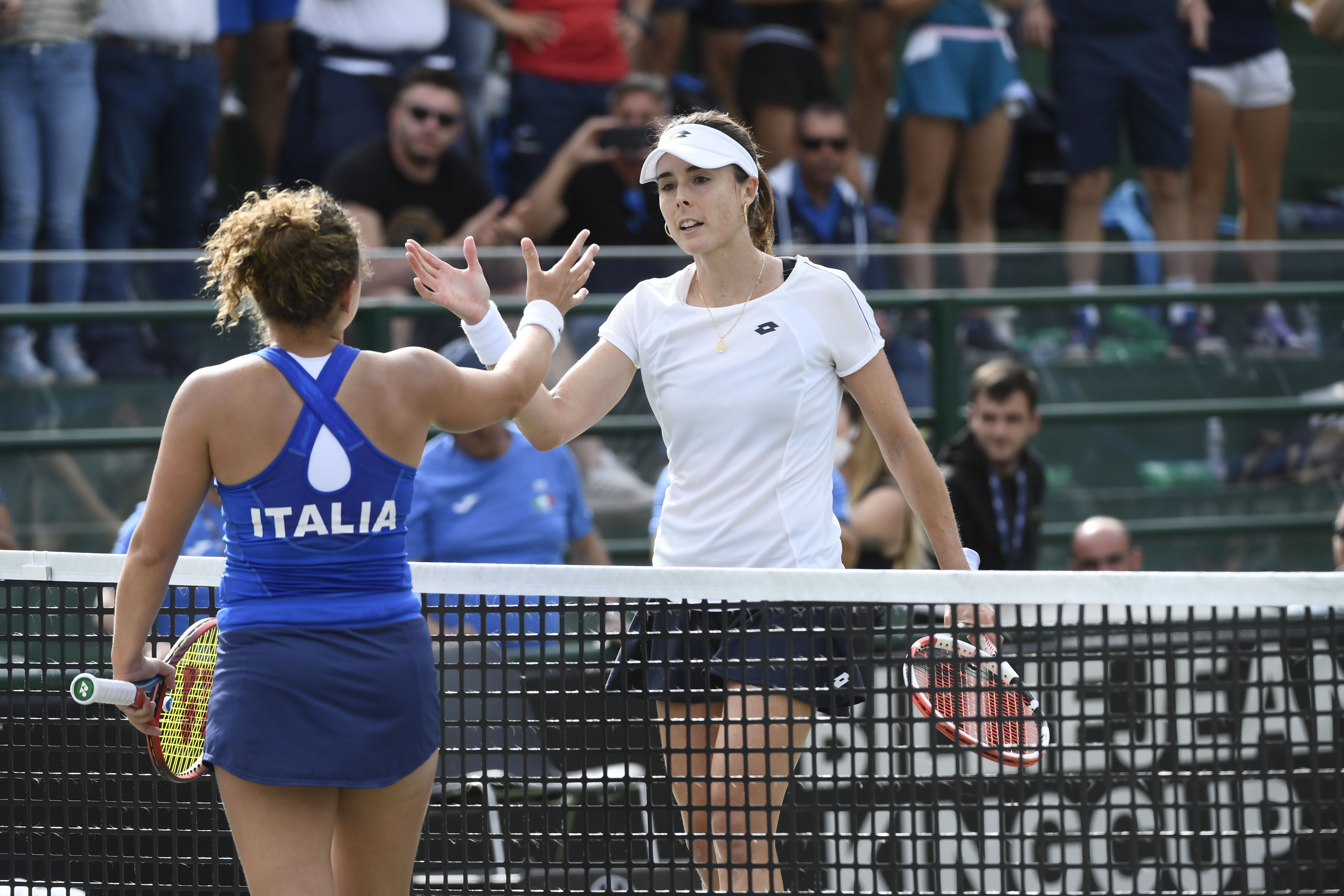 Billie Jean King Cup : Alizé Alizé a tout donné mais... | Fédération ...