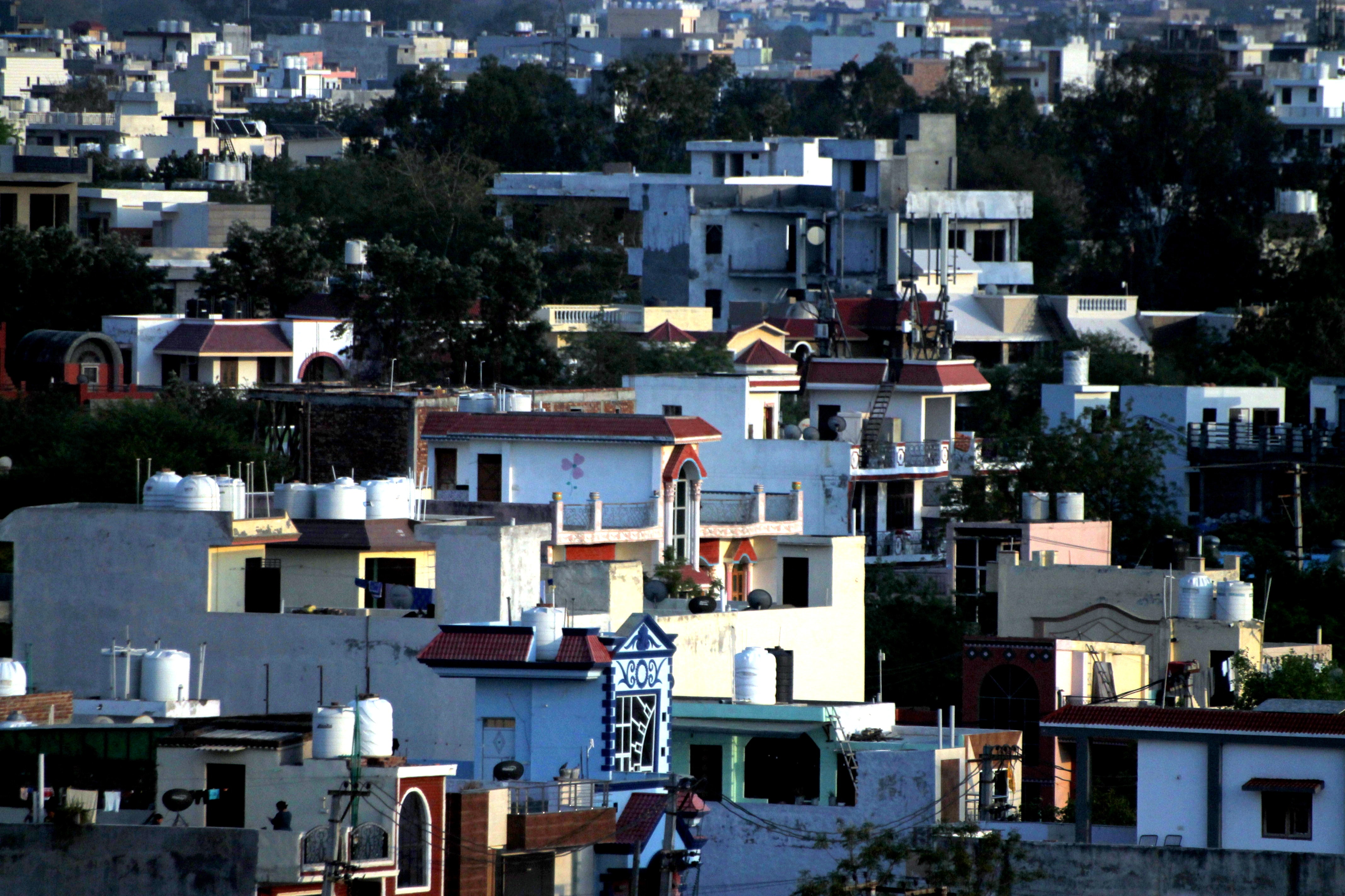 What is the class and caste census of Gurgaon?