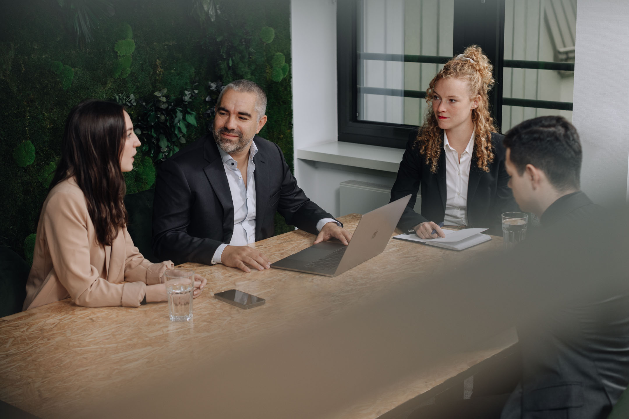 6 inspiring examples of stellar employee experience in the workplace | Flip