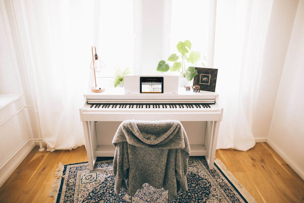 How to Choose a Piano or Keyboard for Beginners | flowkey