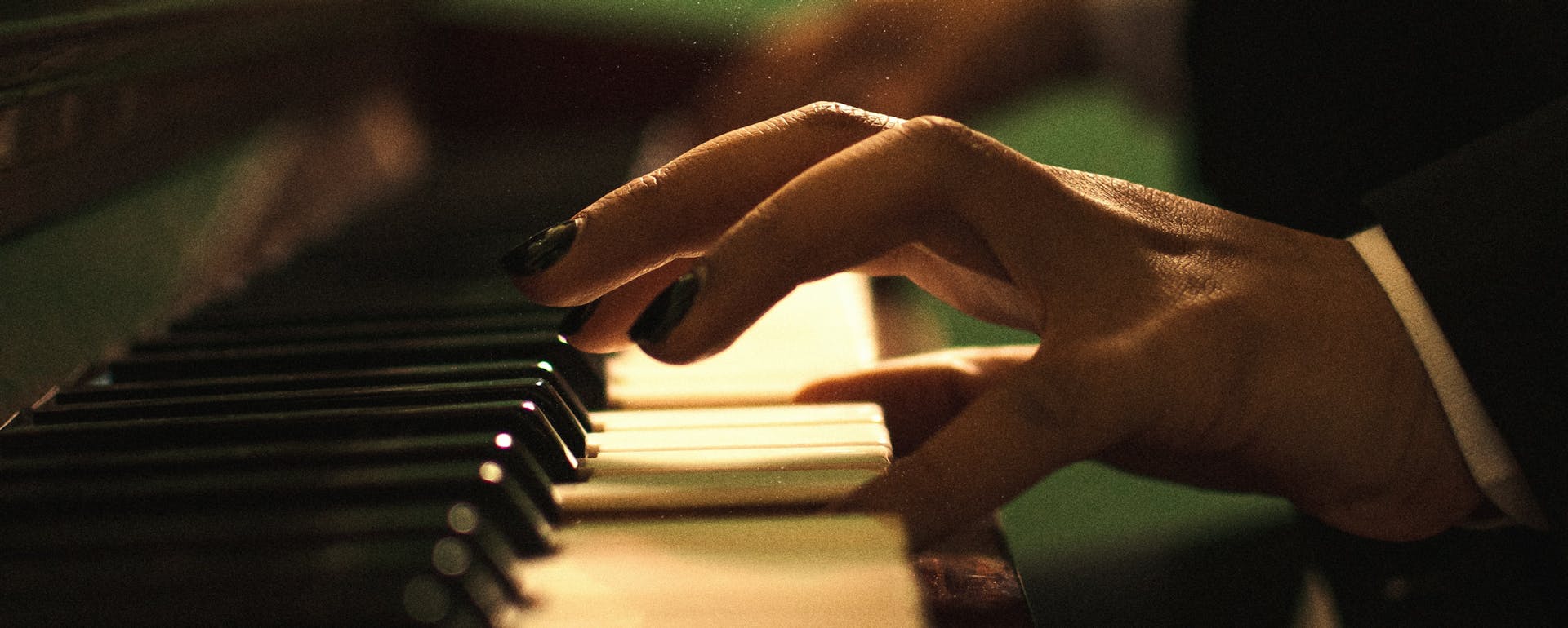 15 Pop Songs for Piano: Classics, Modern Hits and More | flowkey