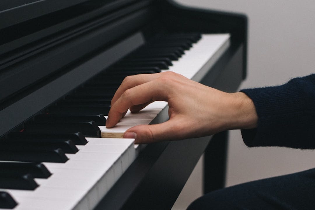 Piano Hands: How to Build Better Playing Technique | flowkey