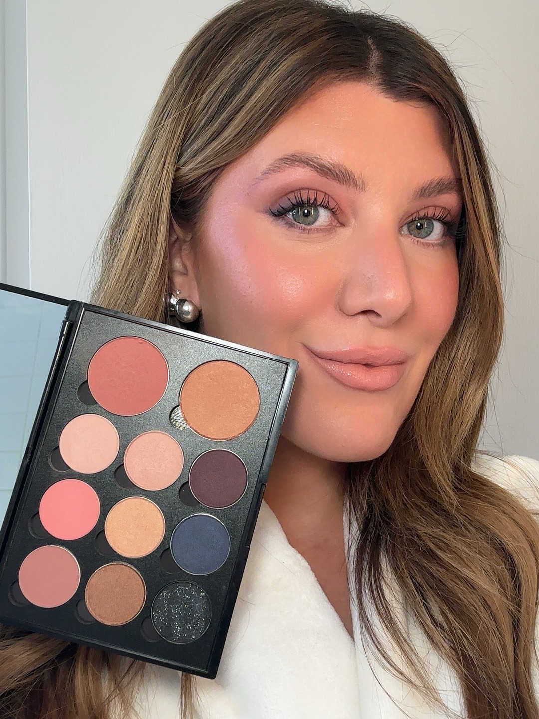 Brings You the World's Best Skin Care & Cosmetic Brands | Gee Beauty ...