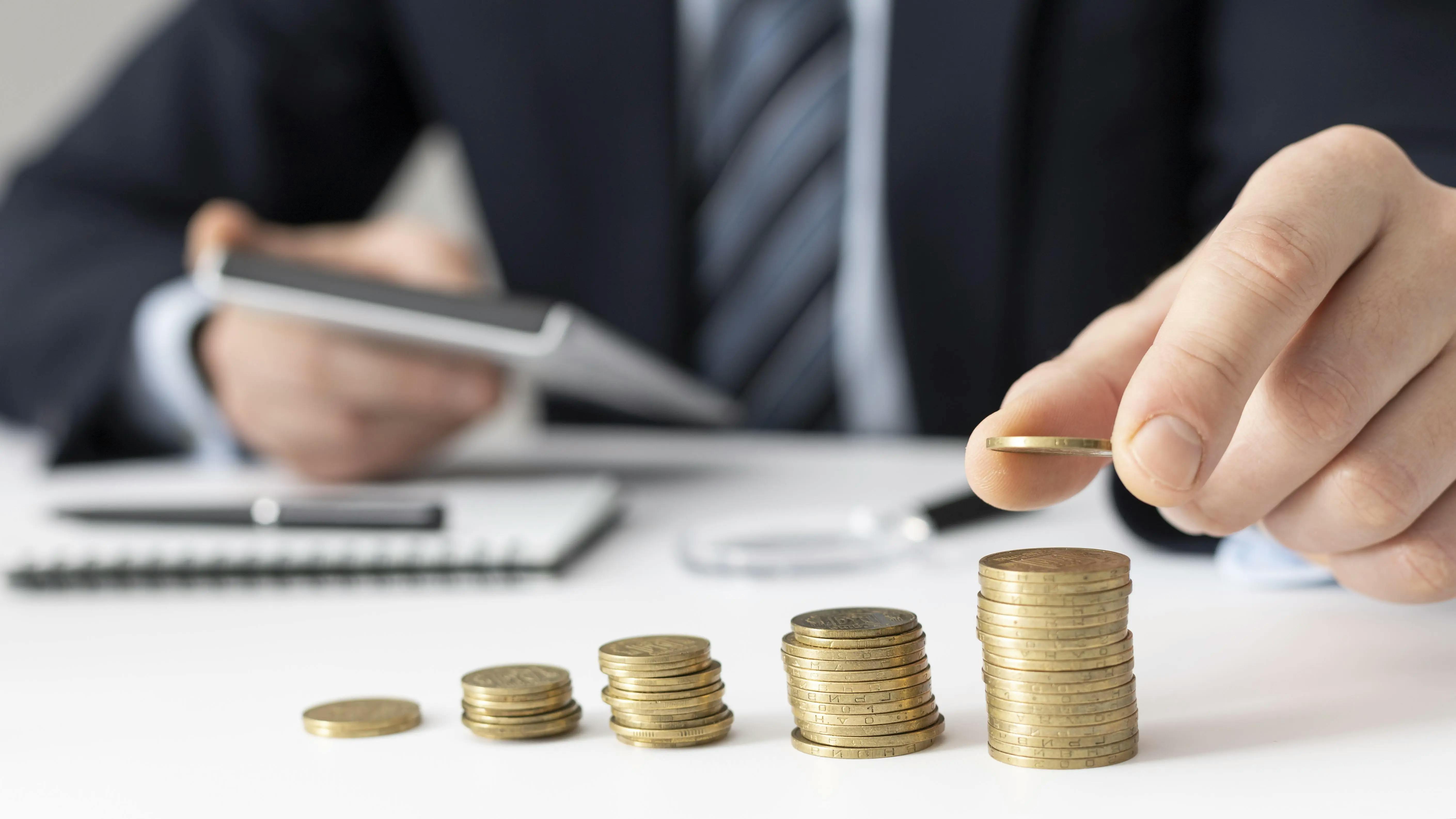 The Advantages of Automating Expense Approval Processes The Advantages of Automating Expense Approval Processes