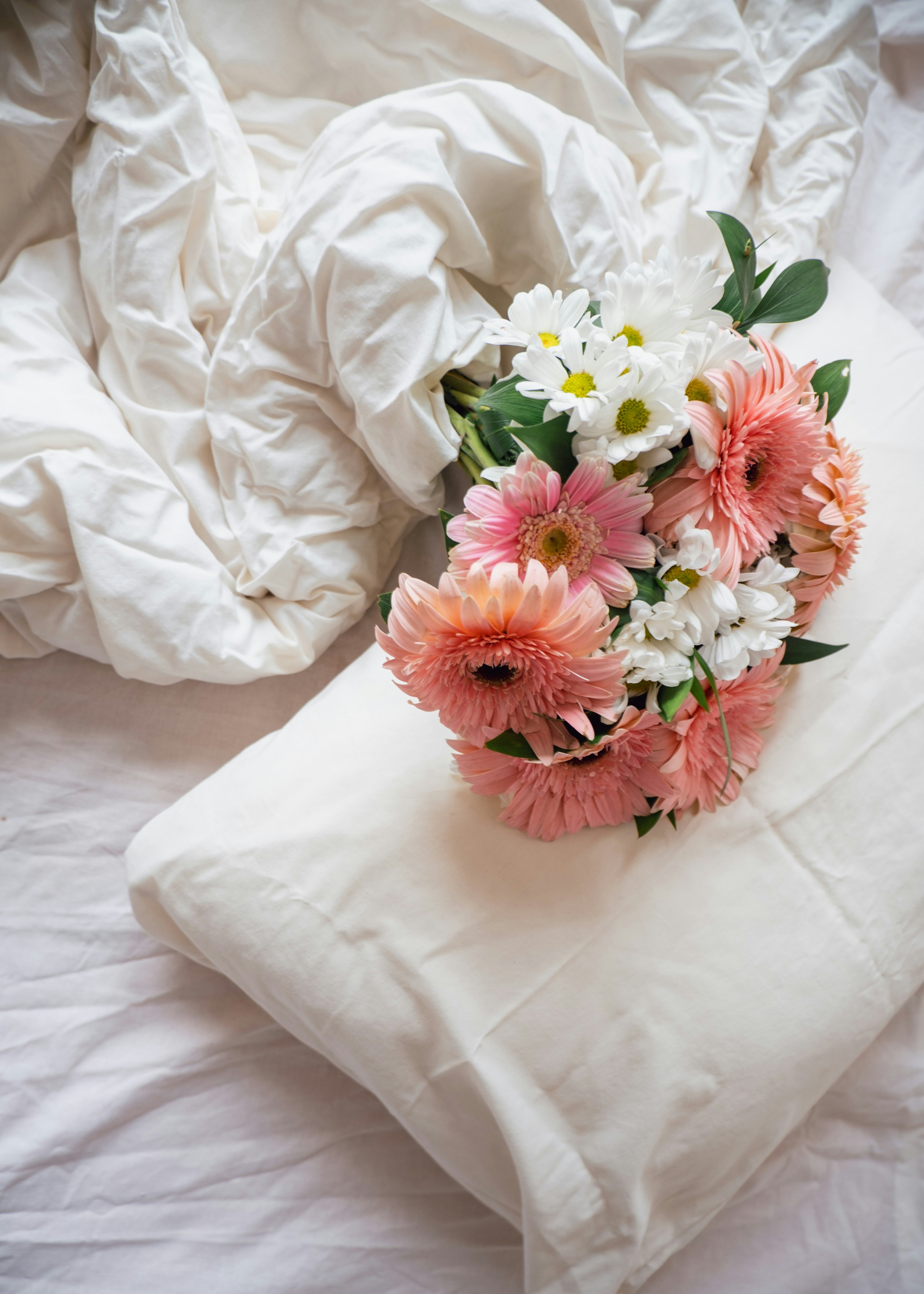 Best Sheets for Spring Weather – Your Guide to Lighter, Softer Sleep