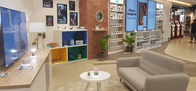 Google | Store In Store - Gimbal Cube