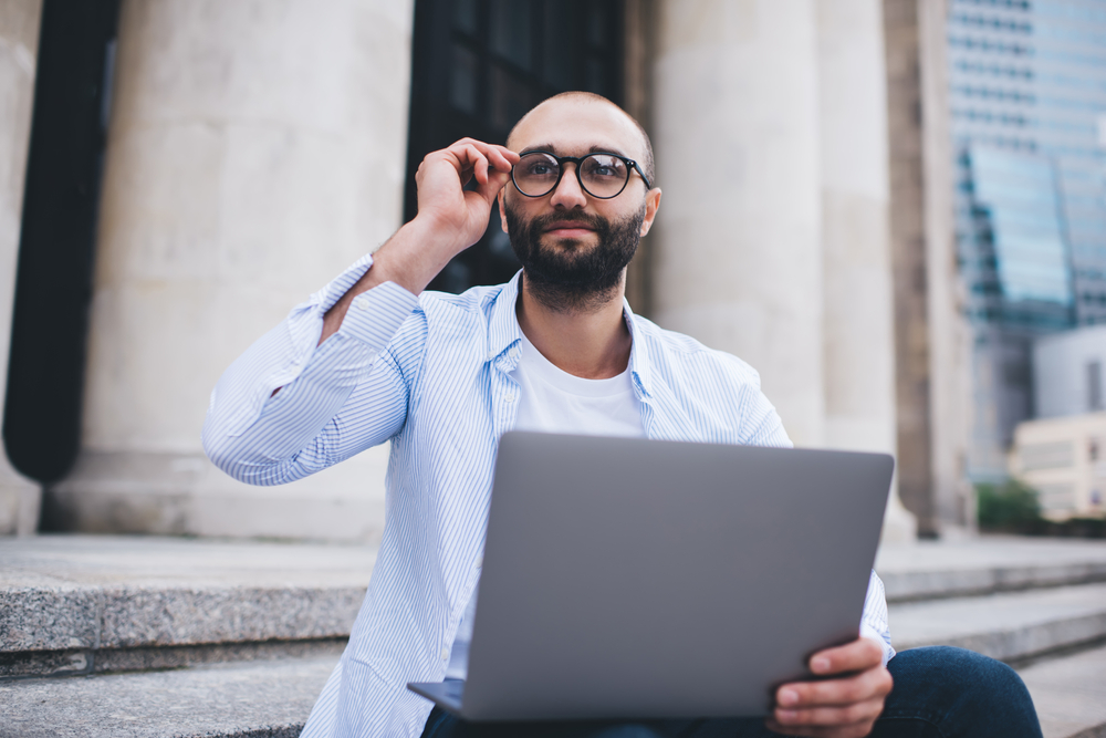 Red flags of vision changes | GoHealth Urgent Care