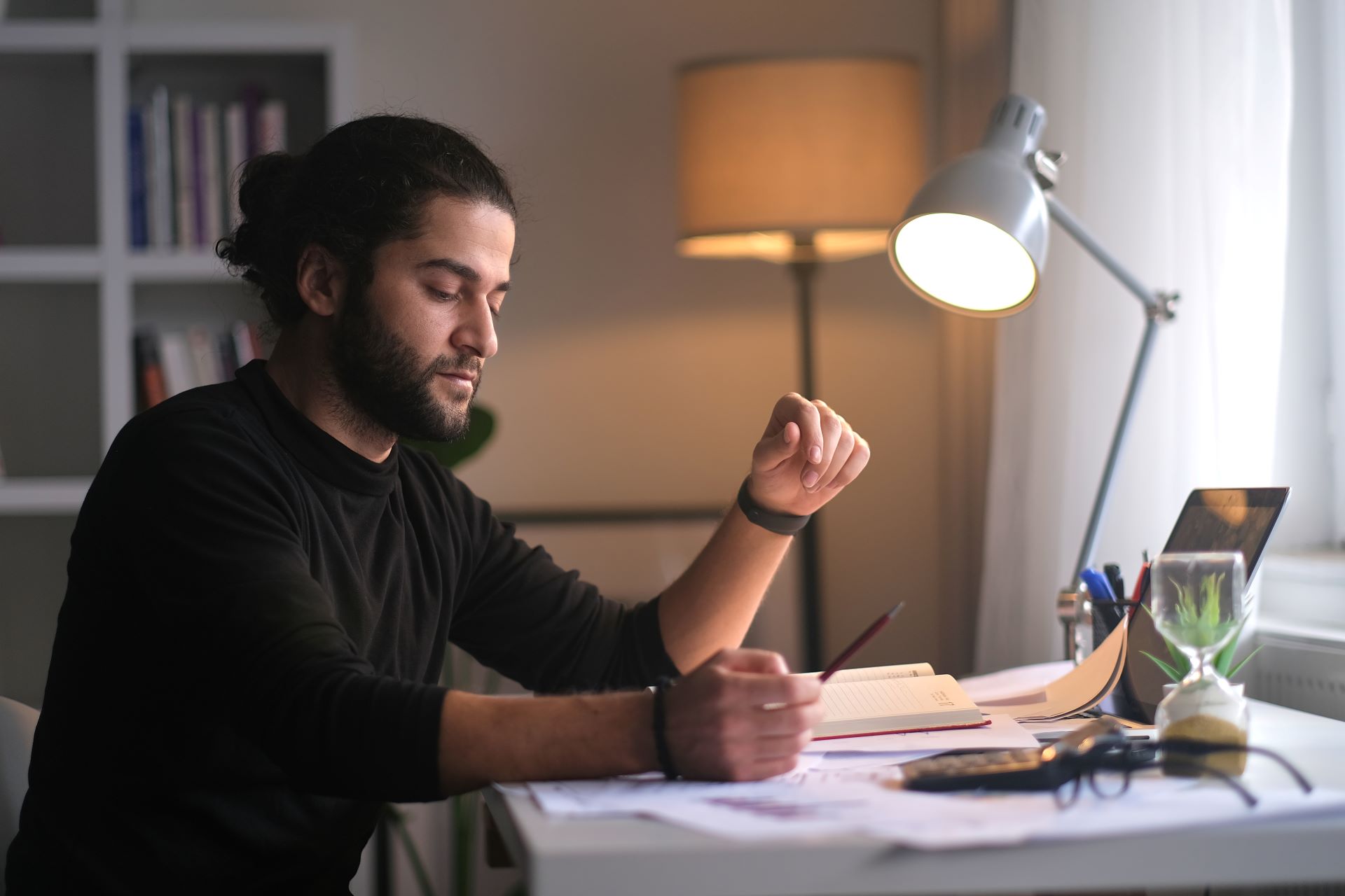 Graduates prefer hybrid work but feel pressure from employers | Luminate