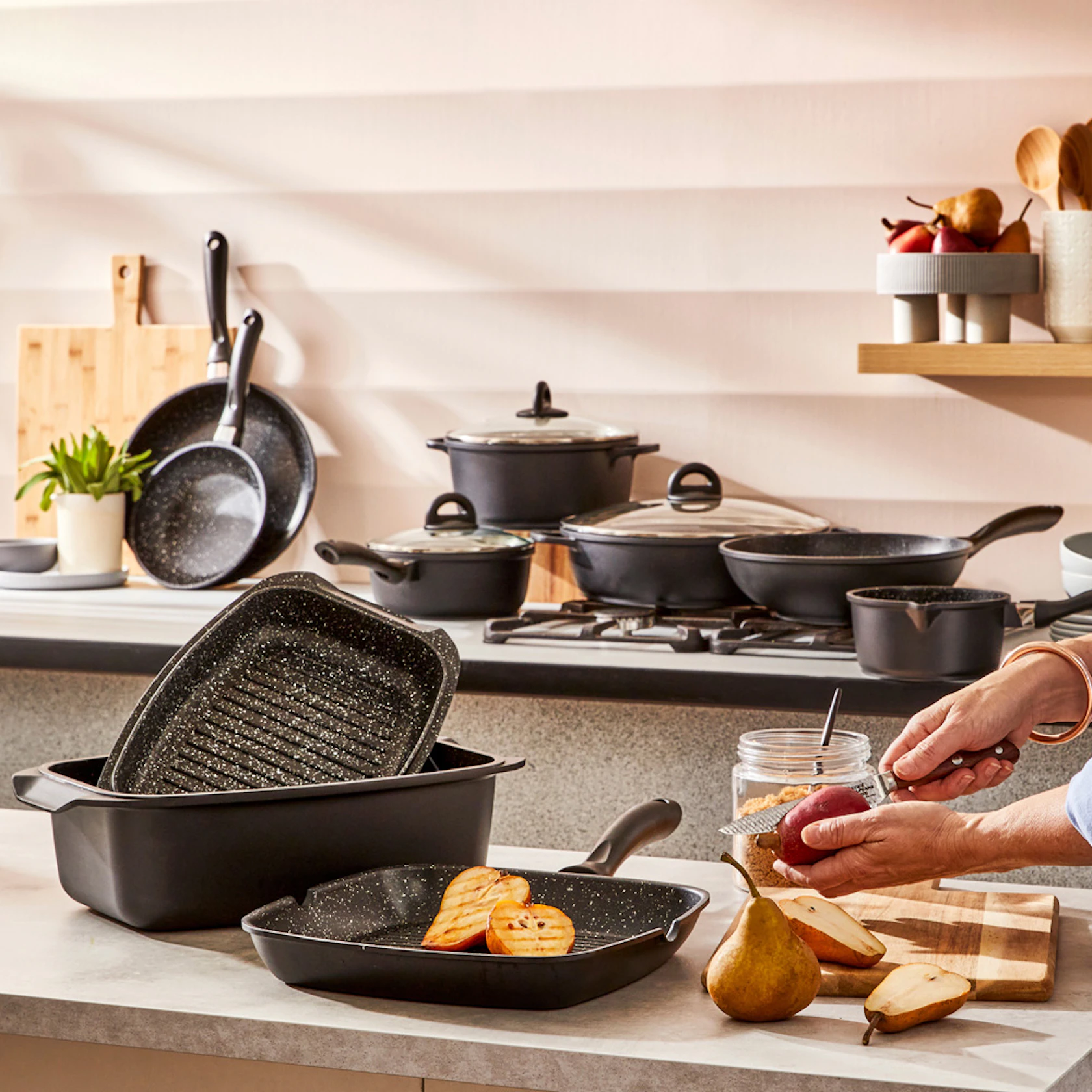 What Size Fry Pan Do I Need? - Robins Kitchen