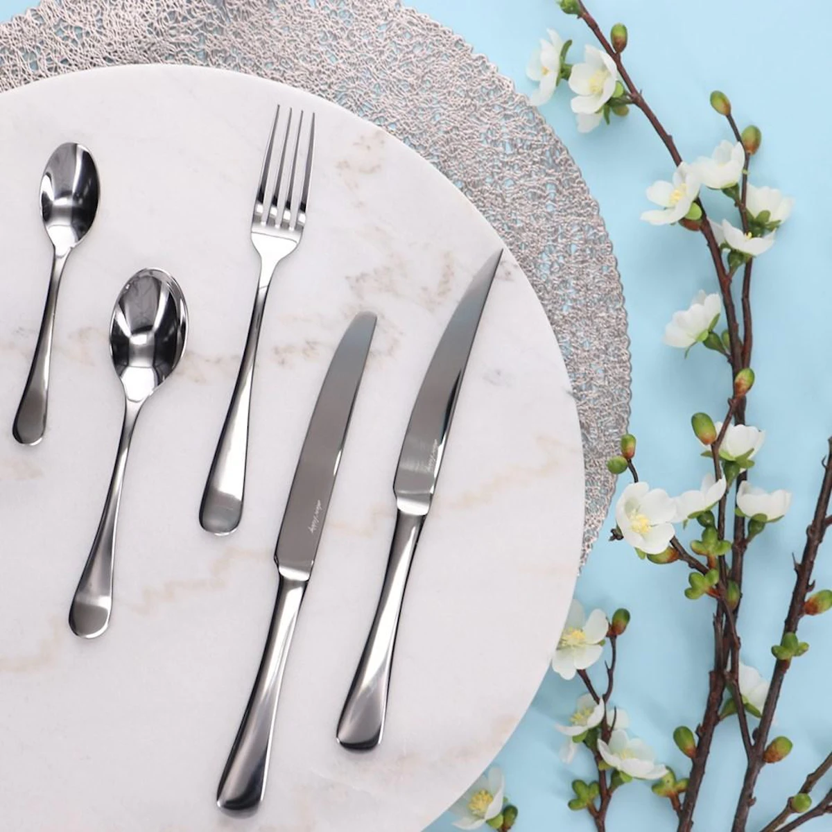 How to Master the Art of Table Setting - Robins Kitchen