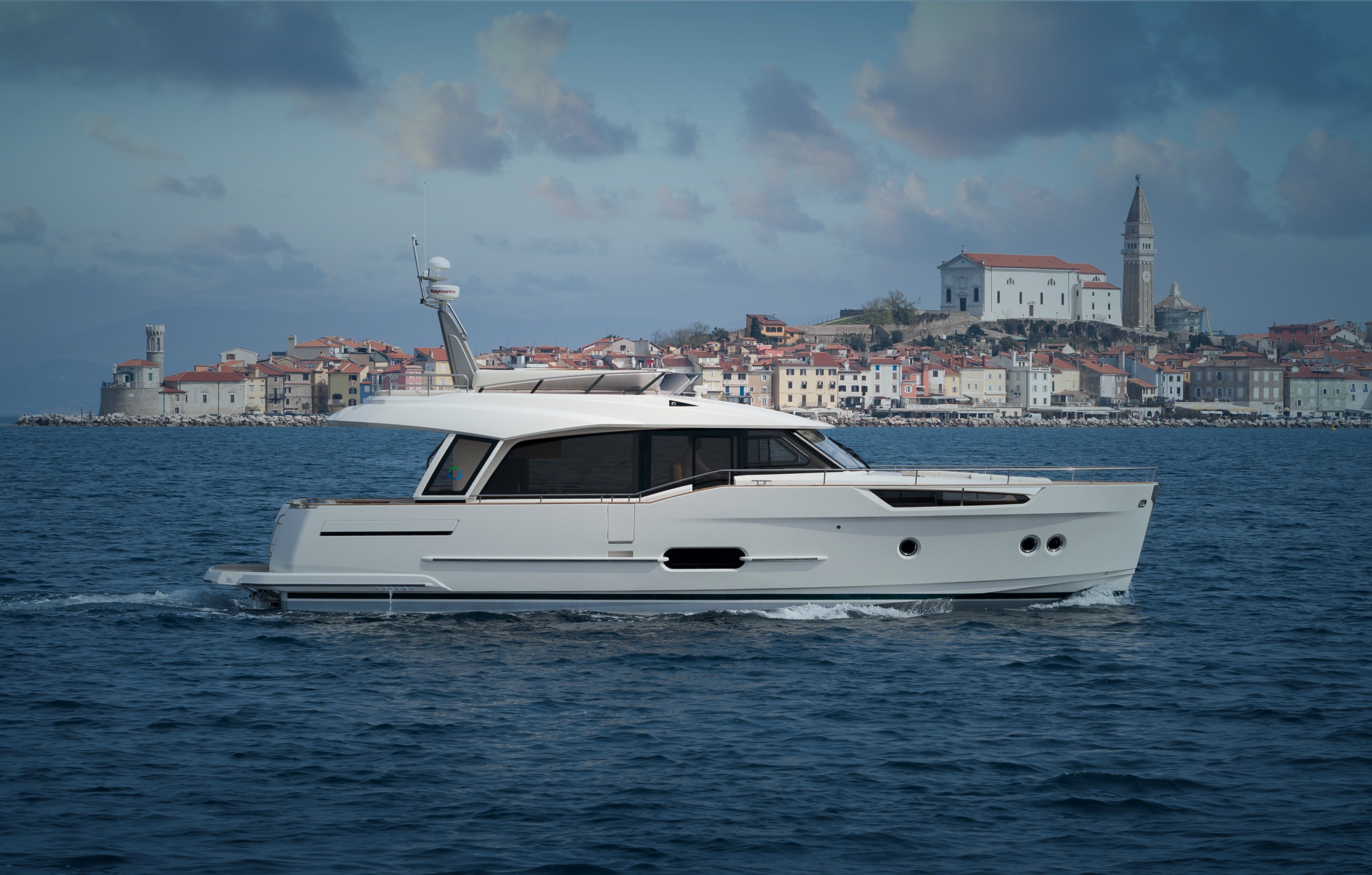 GREENLINE HYBRID - The Future of Responsible Boating