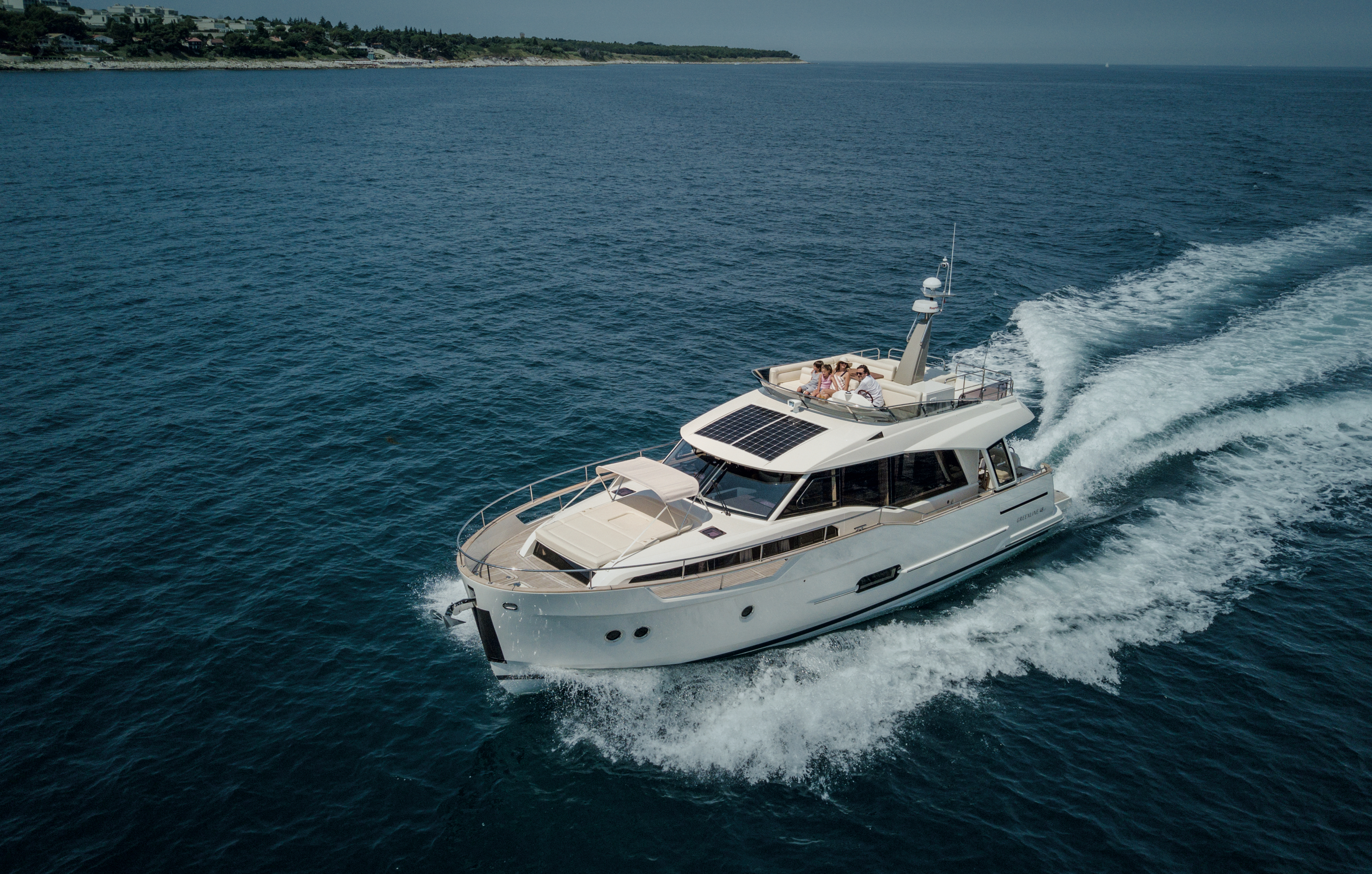 GREENLINE HYBRID - The Future of Responsible Boating