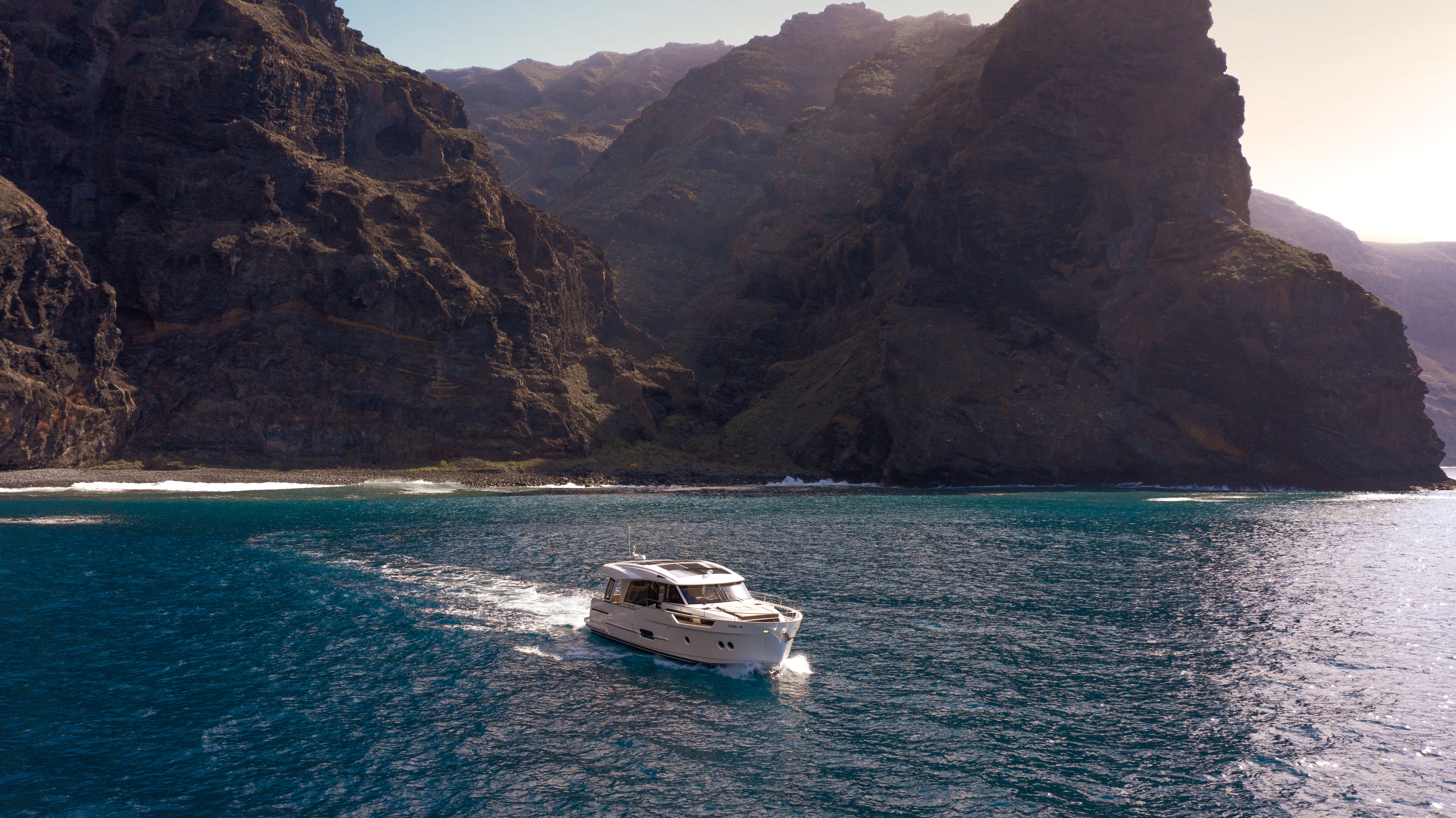 GREENLINE HYBRID - The Future of Responsible Boating