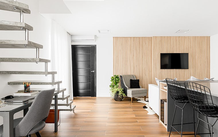 Painéis ripados: tendência e versatilidade na decoração