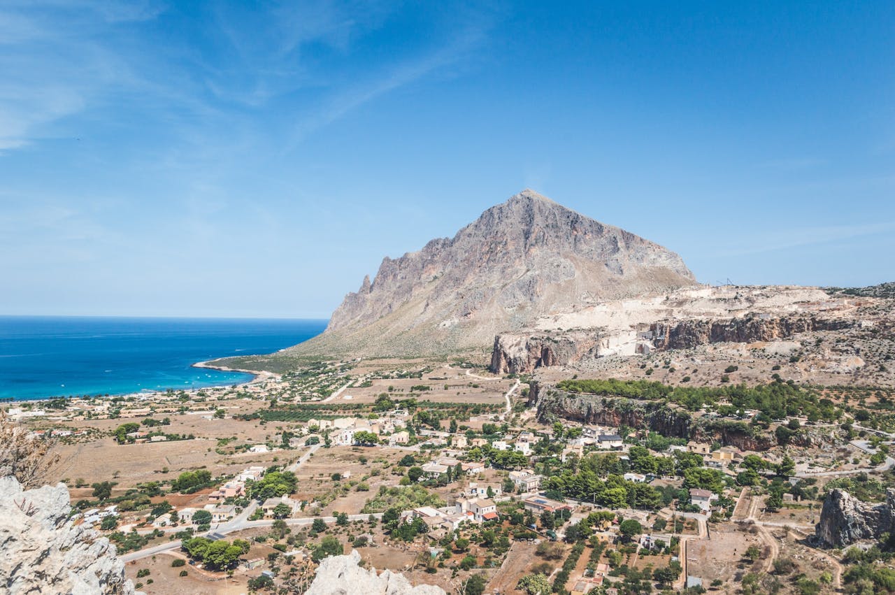 Need to know guide to Furnari - HighSails.com