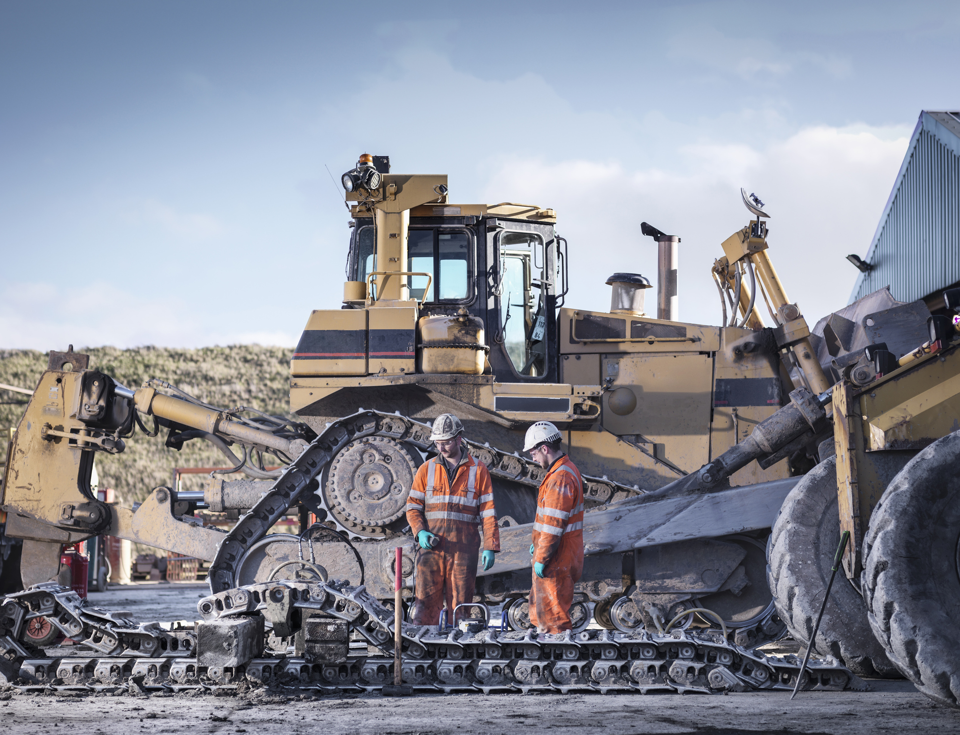 Heavy Equipment Maintenance: Tips to Extend Lifespan & Ensure Safety