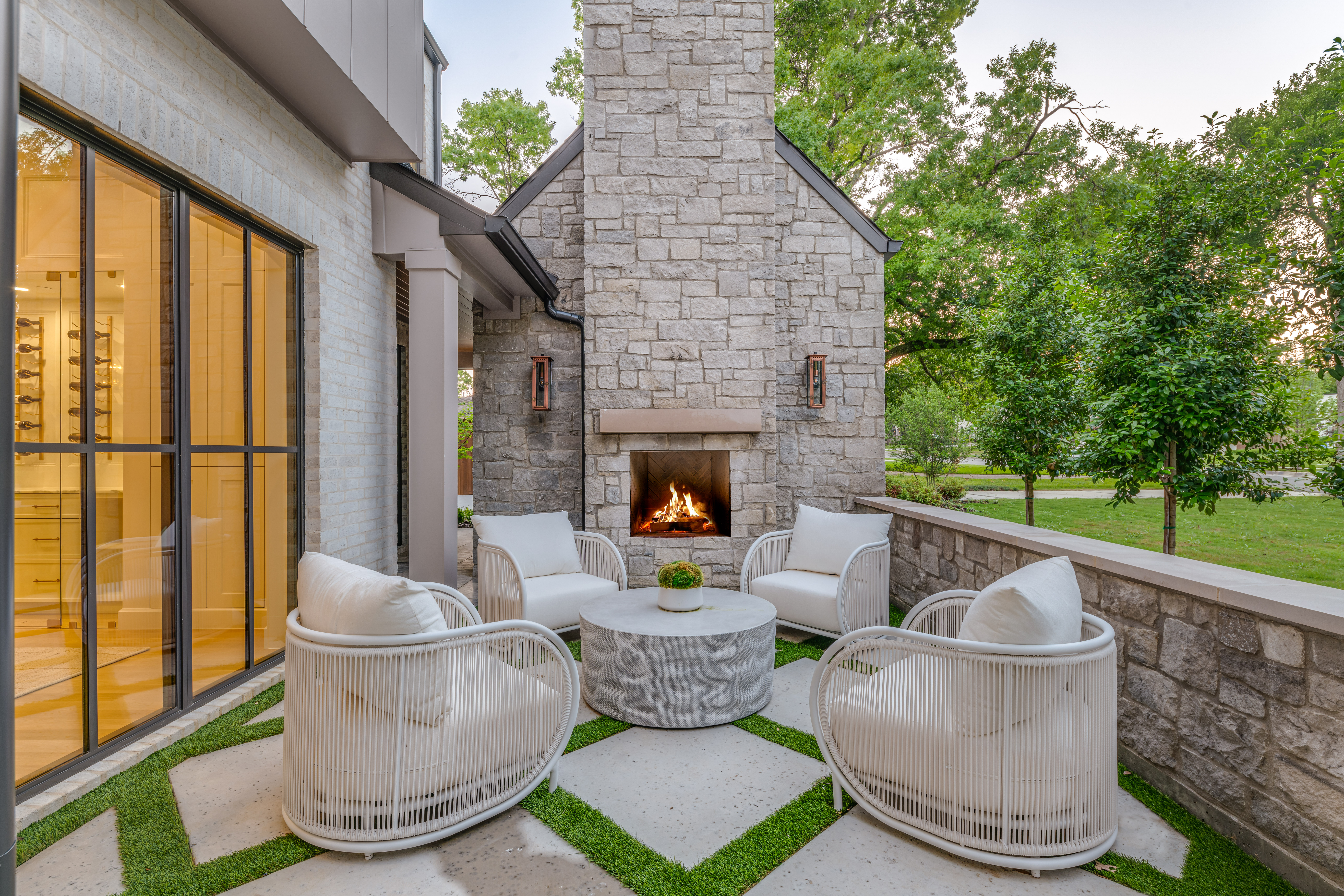 8 hot home trends for summer and beyond