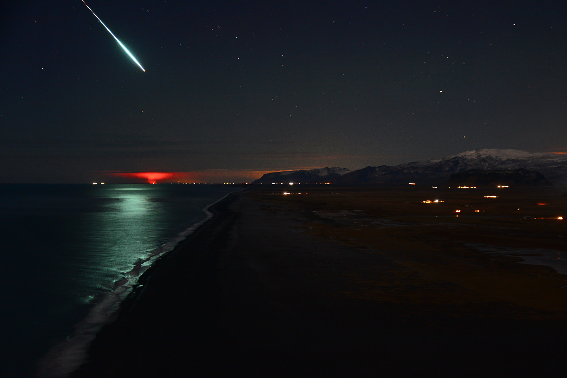 Fireball in the morning sky on November 22, 2024 | Iceland at Night