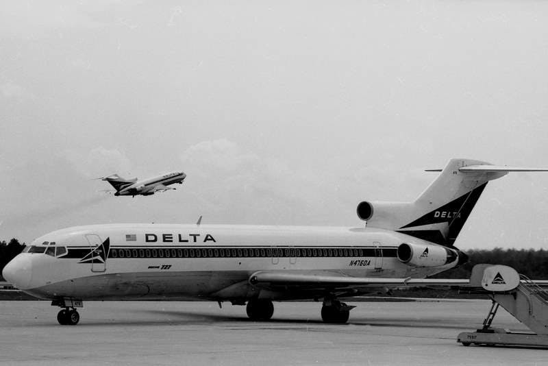 Boeing 727: Groundbreaking tri-jet was the best-selling airliner for 30 ...