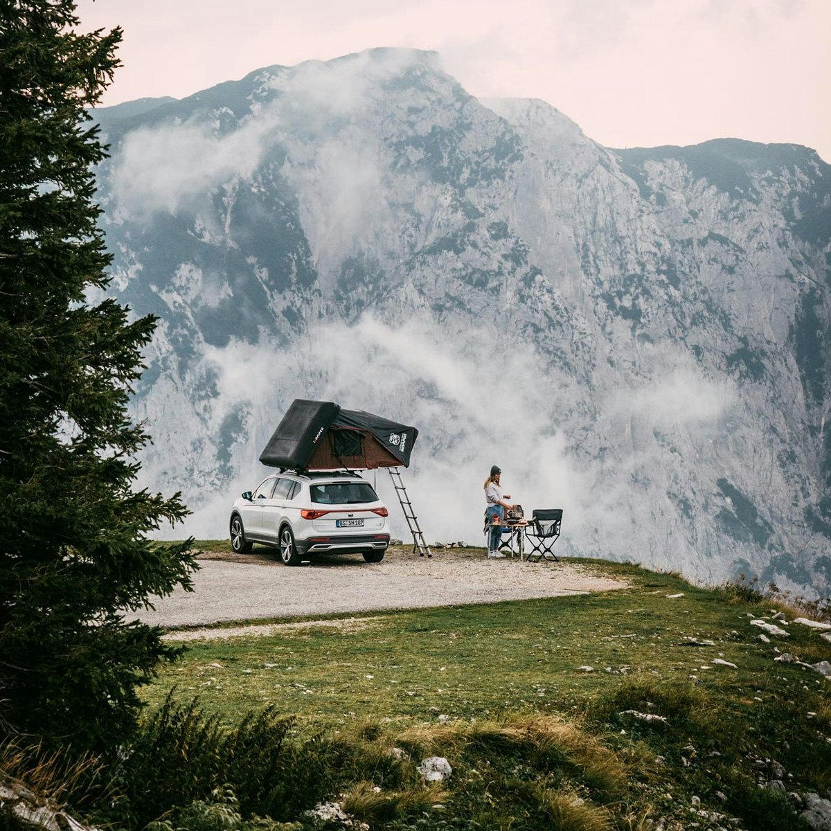 iKamper - SKYCAMP 3.0 - The Most Iconic Hard Shell Roof Top Tent