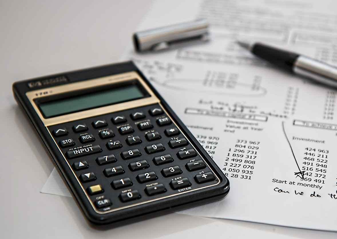 Estimer son bien immobilier soi-même : méthodes et erreurs à éviter