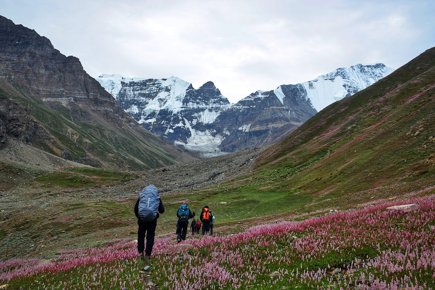 35 Of The Most Spectacular Photos From The Warwan Valley Expedition