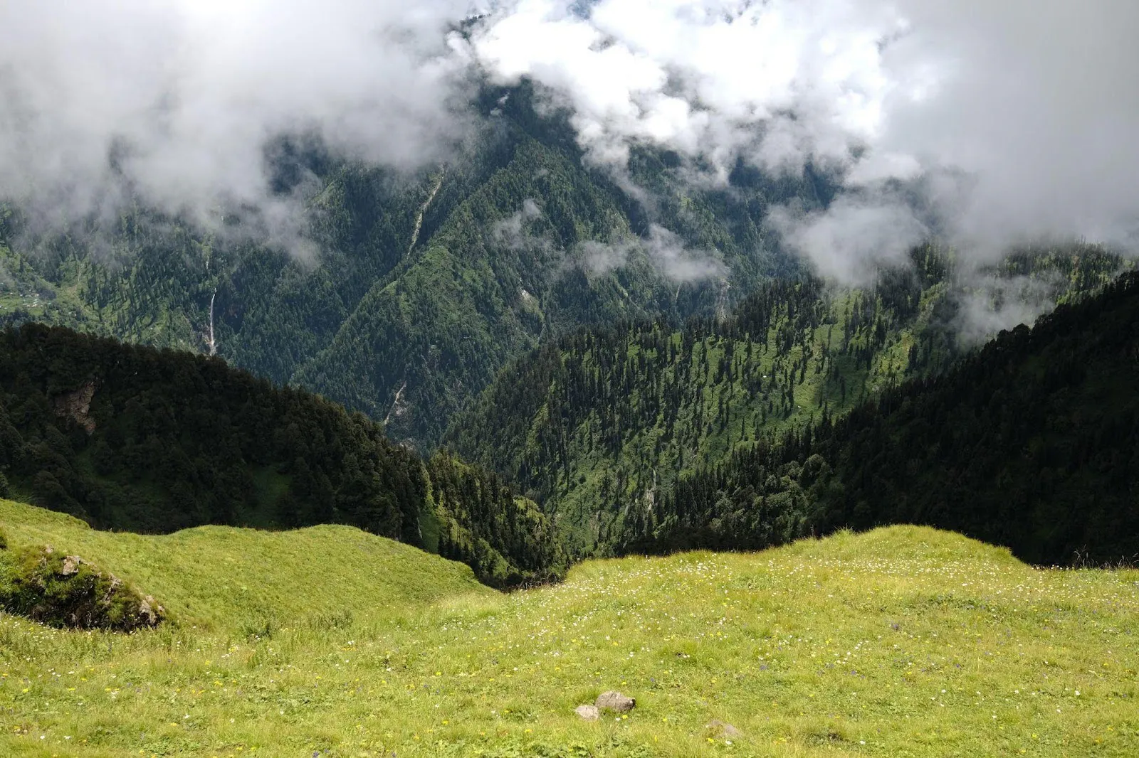 A First-Time Trekker’s Experience of the Chandrakhani Pass Trek