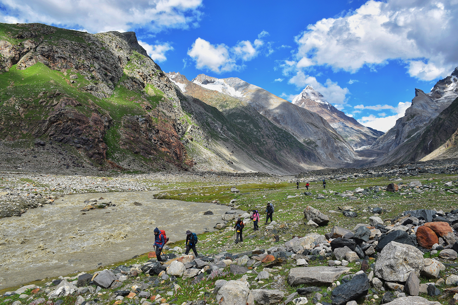 35 Of The Most Spectacular Photos From The Warwan Valley Expedition