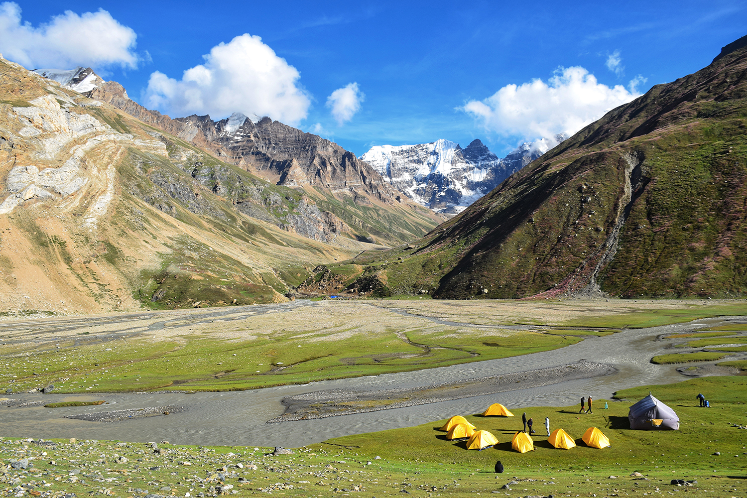 35 Of The Most Spectacular Photos From The Warwan Valley Expedition