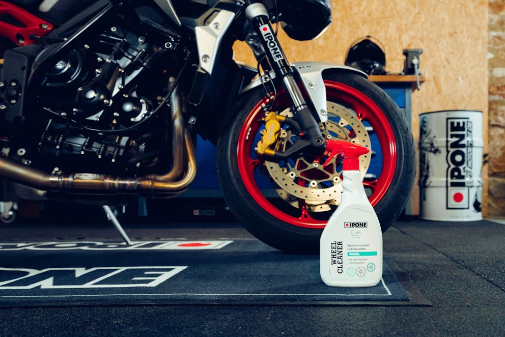 HOW TO PROPERLY CLEAN YOUR MOTORCYCLE RIMS | IPONE