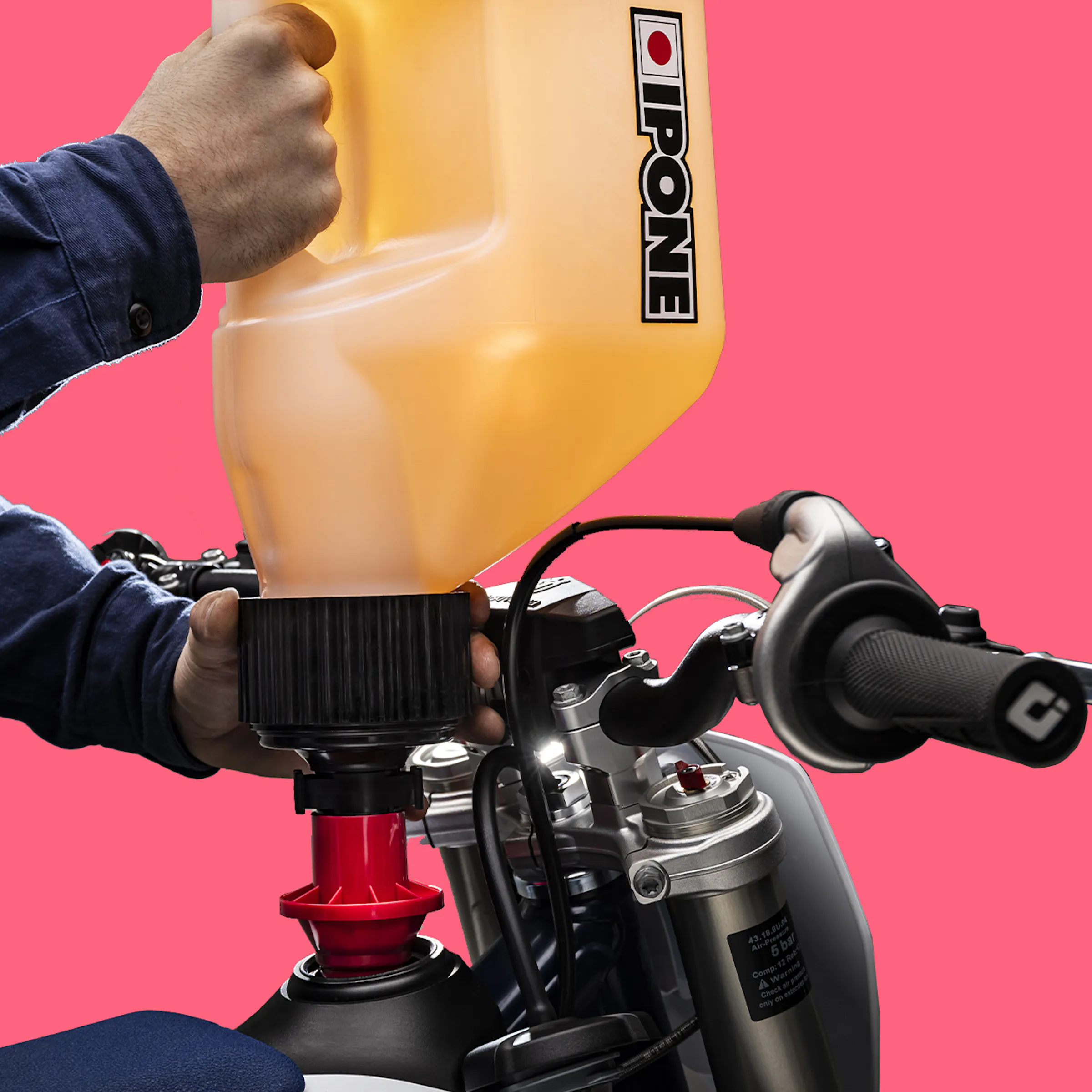 How to mix 2 stroke engine oil | IPONE