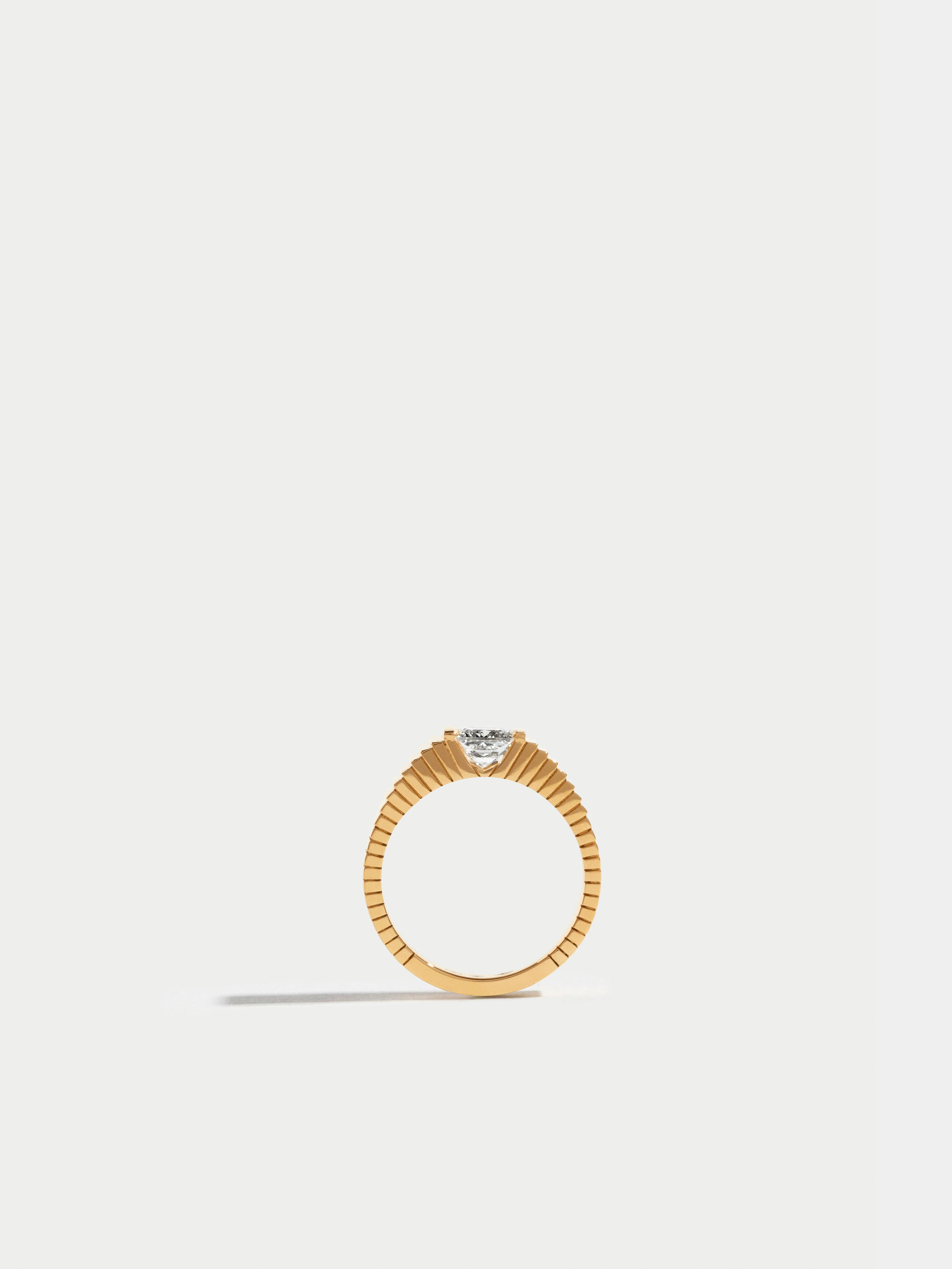 JEM | Solitaire Via