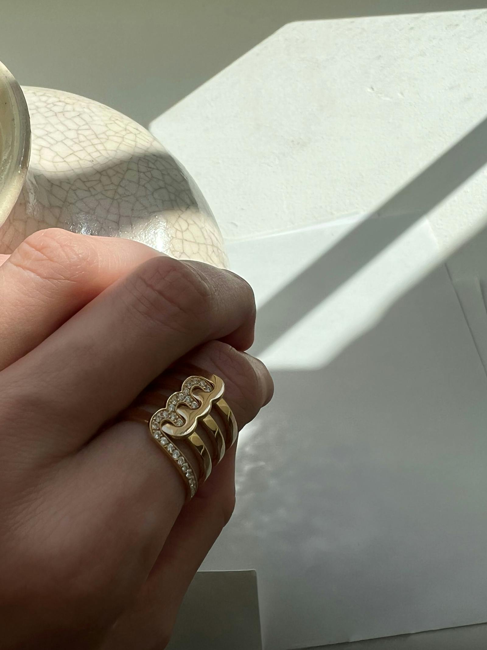 Étreintes ring triple polished and semi-paved