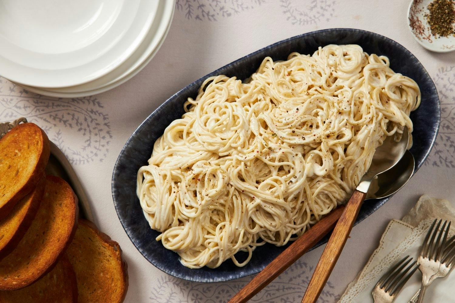 Chatachtuma (Spaghetti With Yogurt and Garlic) — Jewish Food Society