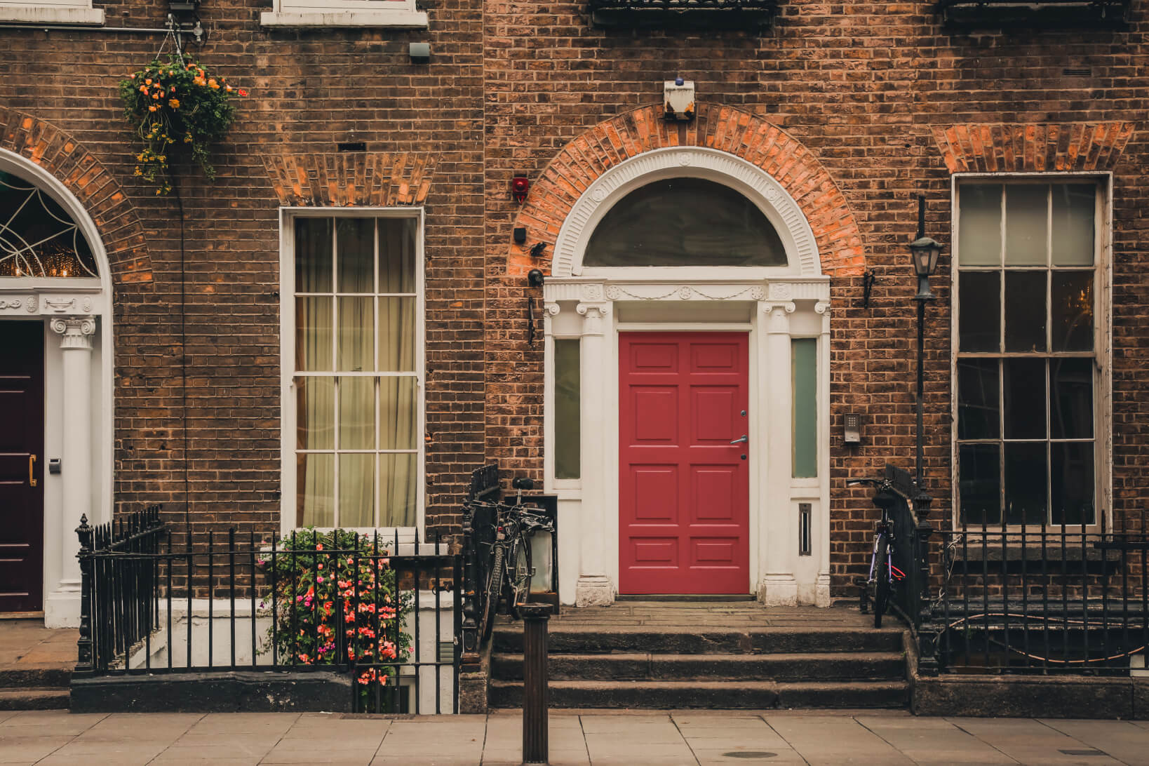 Red Colour Palette | Interior & Exterior paint - Johnstone's