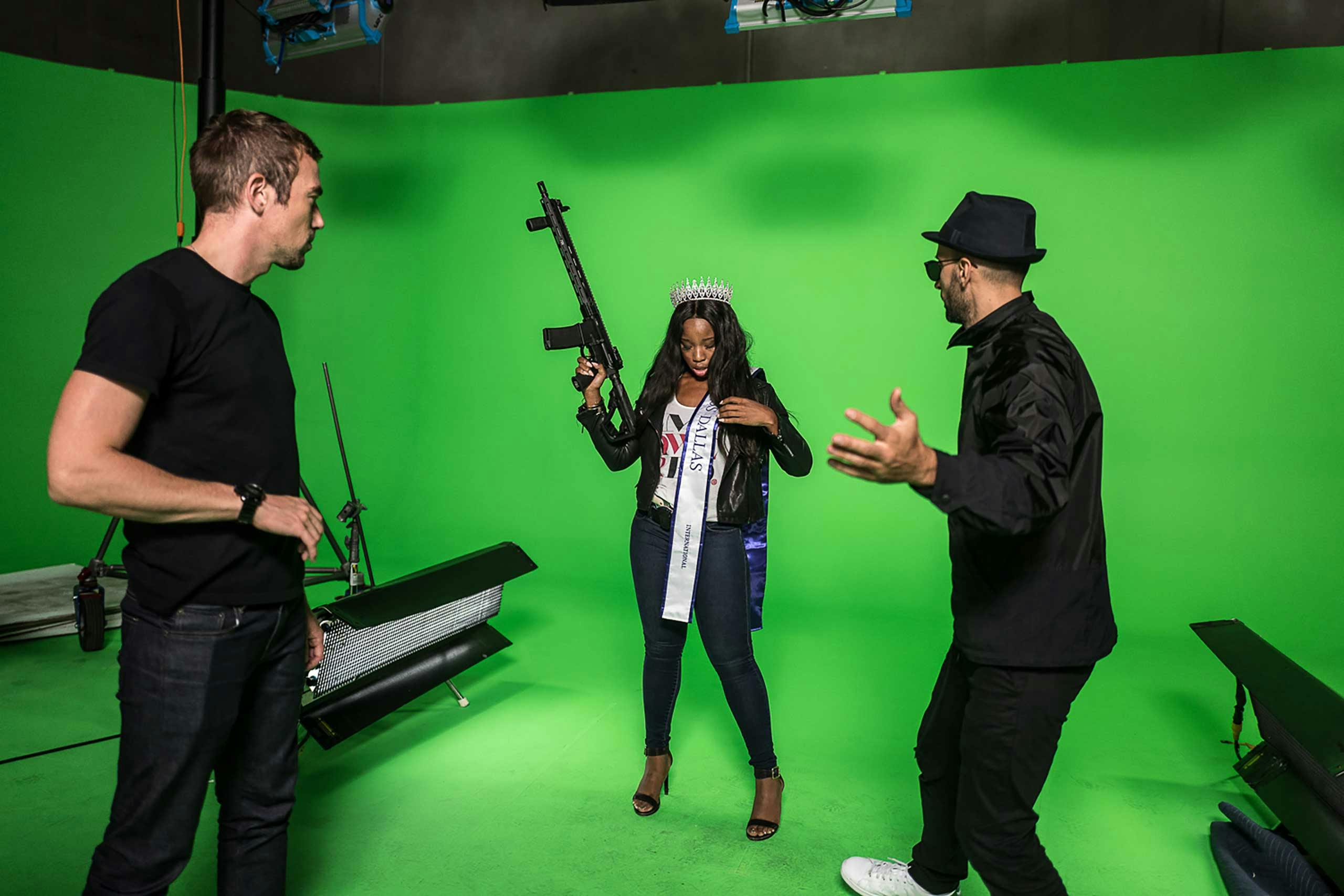 THE GUN CHRONICLES : A STORY OF AMERICA