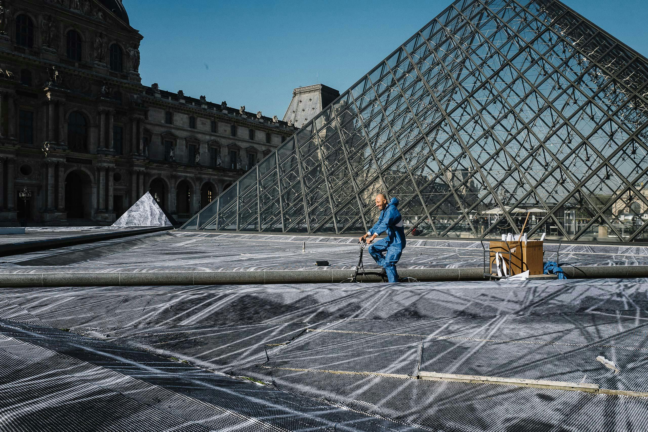 Jr Au Louvre And Le Secret De La Grande Pyramide